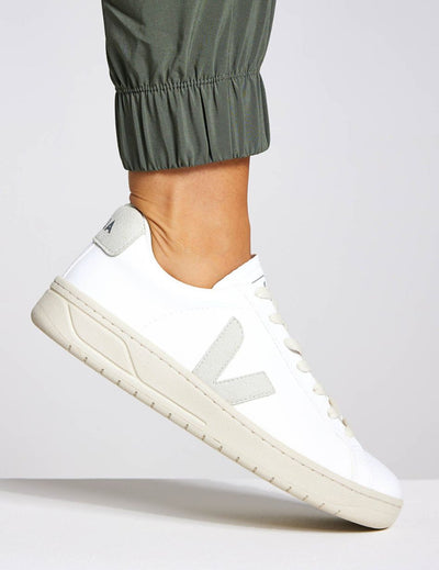 Veja Trainers Sizing | Fit & Size Guide | The Sports Edit